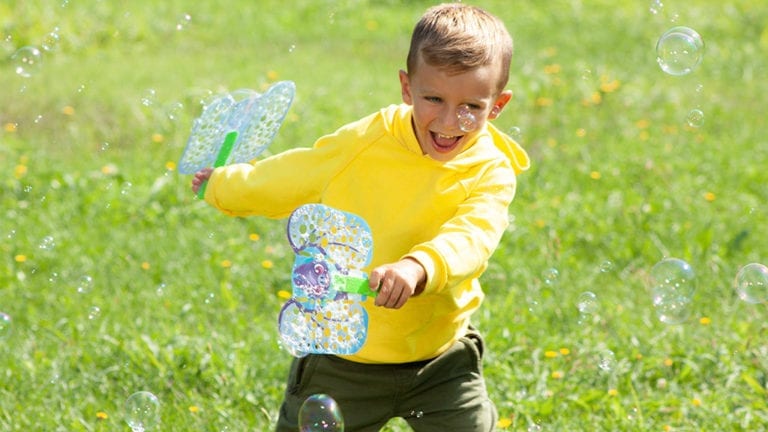 Wing-A-Bubbles Bring Summer Bubble Fun to the Backyard | The Toy Insider