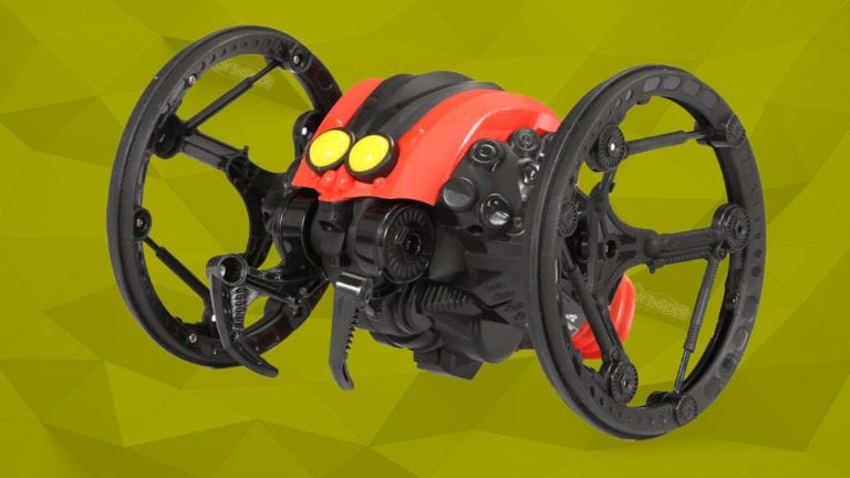 Pull Off Sick Tricks with the R/C Jumping Spider | The Toy Insider