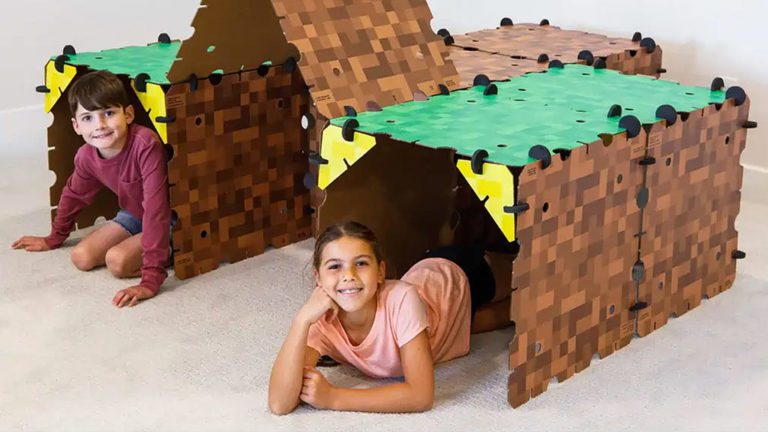 Kids Can Build Their Own Minecraft House IRL with Make-A-Fort | The Toy ...