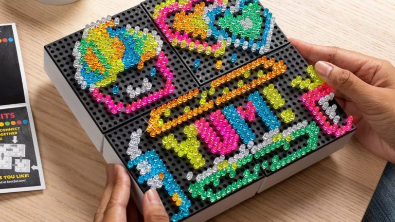 Lite-Brite Mini-X Connect Is *Light* On Cue for Pocket-Size Peg Art ...