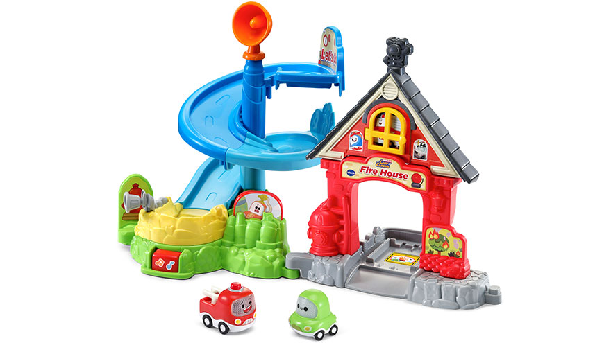 GO! GO! CORY CARSON FREDDIE'S FIREHOUSE | The Toy Insider