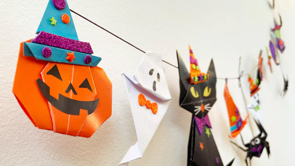 BOX CANDIY TOTALLY SPOOKY ORIGAMI SET | The Toy Insider