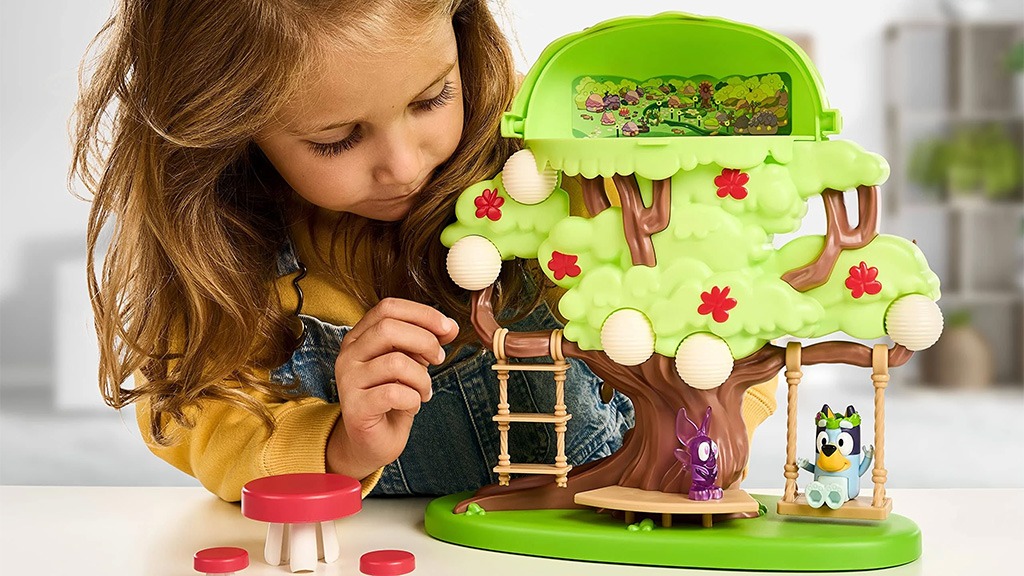 Bluey’s Tree Playset Is a Tree-rific Toy for Adventurous Kids | The Toy ...