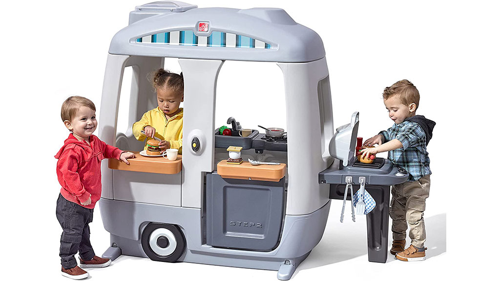 ADVENTURE CAMPER | The Toy Insider