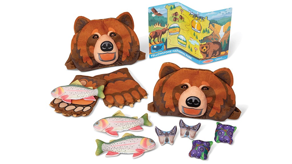 YELLOWSTONE NATIONAL PARK GRIZZLY BEAR GAMES PLAY SET | The Toy Insider