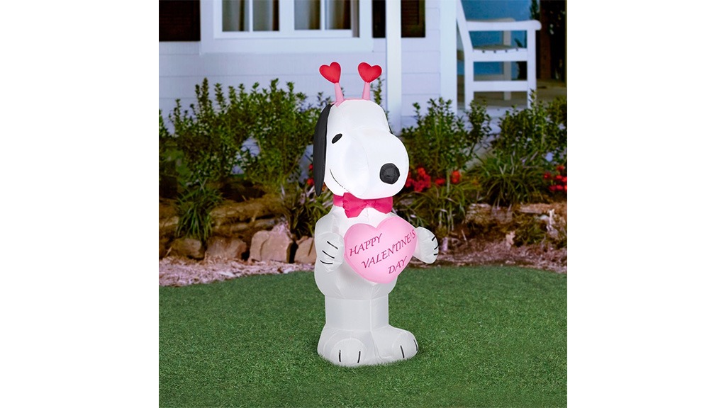 AIRBLOWN INFLATABLE VALENTINE SNOOPY | The Toy Insider