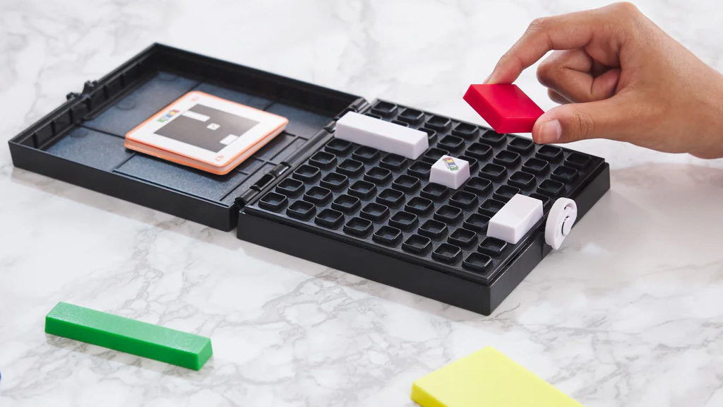 Expert Review: Spin Master’s Rubik’s Gridlock | The Toy Insider