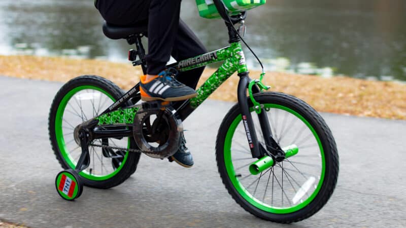 Expert Toy Review: Dynacraft's 18-inch Minecraft Bike | The Toy Insider