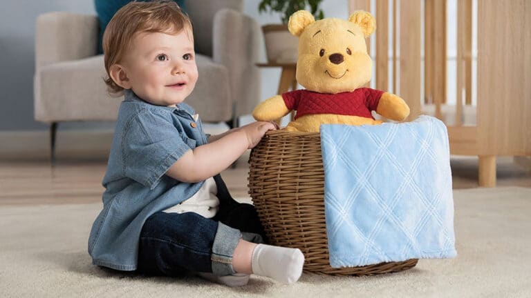 DISNEY GUND OH SO SNUGGLY | The Toy Insider