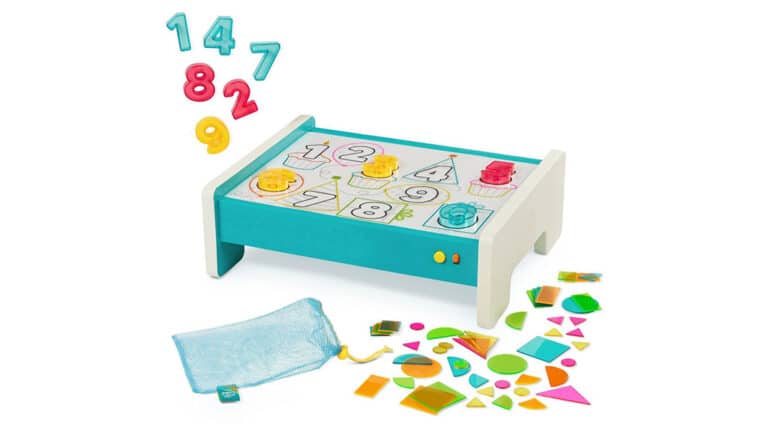 B. TOYS LOOK & SHINE LIGHT BOX PLAYSET | The Toy Insider