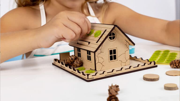 CRUNCHLABS BUILD BOX | The Toy Insider