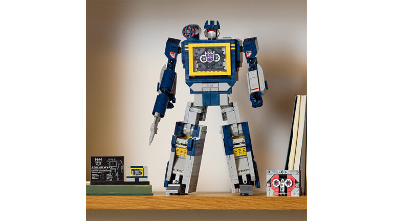 This LEGO Soundwave Model Brings Decepticon Tunes to Family Playtime ...