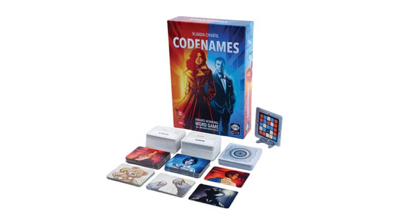 Snoopy and the Peanuts Gang Shuffle Into ‘UNO! Mobile’ App | The Toy ...