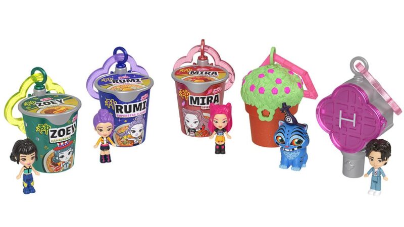 KPOP DEMON HUNTERS HELLO FRIEND MINI REVEAL ASSORTMENT | The Toy Insider