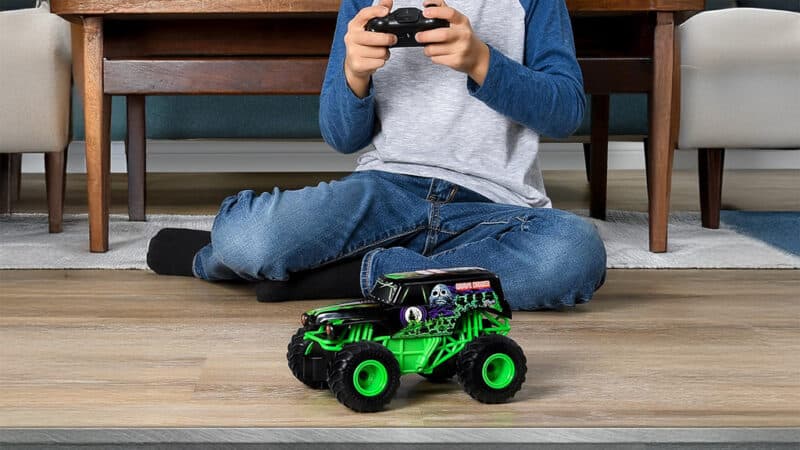 Monster Jam Smash and Bash Grave Digger R/C Review | The Toy Insider