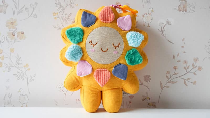 CUÉNTALE AL SOL (COUNT WITH THE SUN) | The Toy Insider