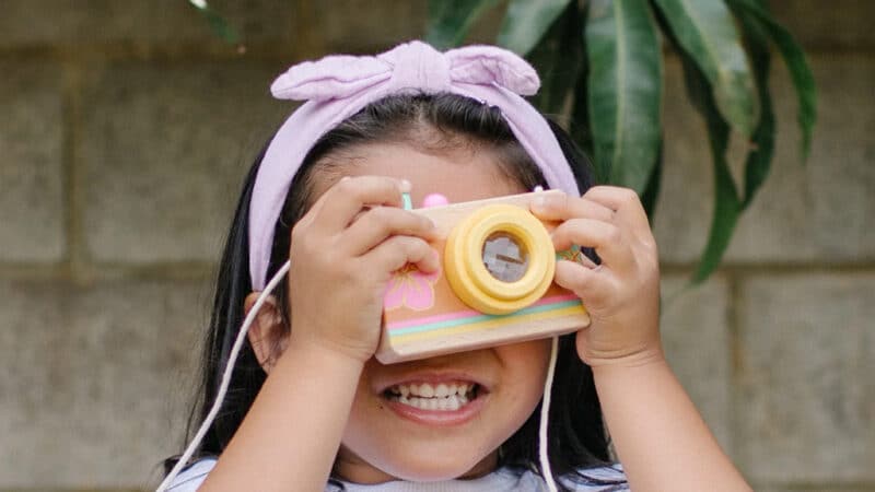 ALOHAVISION WOODEN CAMERA | The Toy Insider
